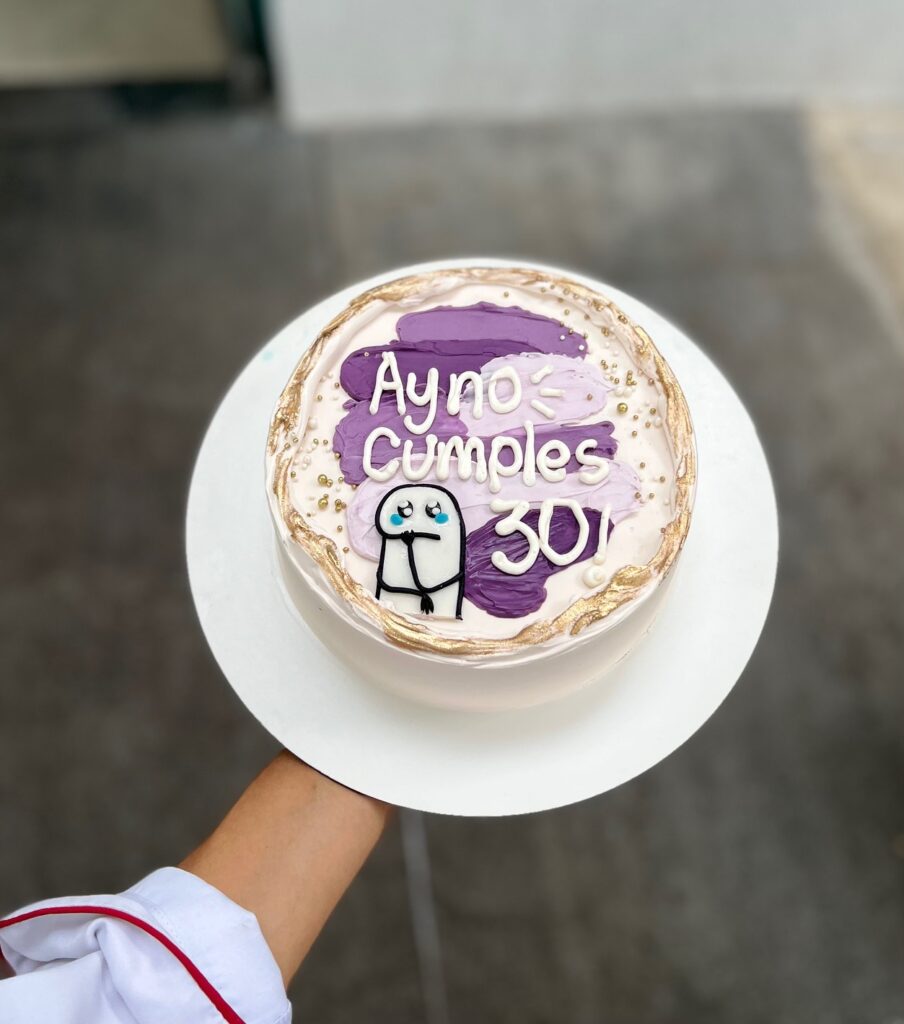 Torta básica meme – Muflets Pastelería